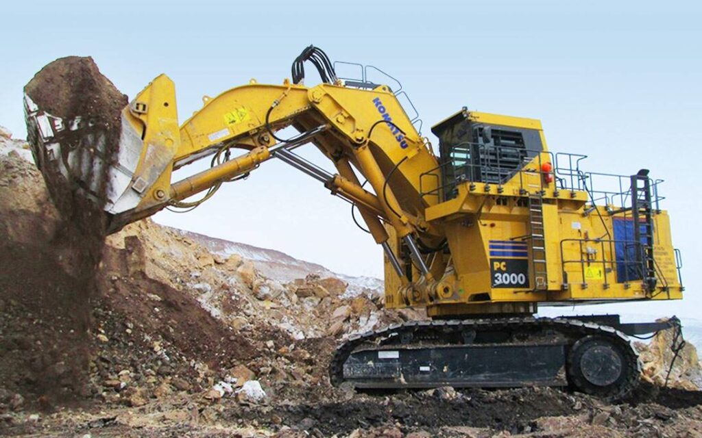 Discover the Powerful 6-Cylinder Komatsu PC3000-11 Excavator