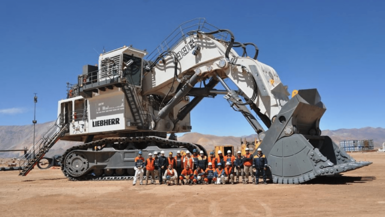 Top 14 largest excavators in the world